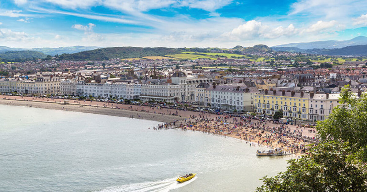 Top 10 beaches in North Wales: Be Beside the Seaside!